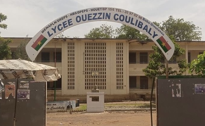 Bobo-Dioulasso : pour insuffisance de moyenne, une élève de 1ère D se donne la mort - Matin ...