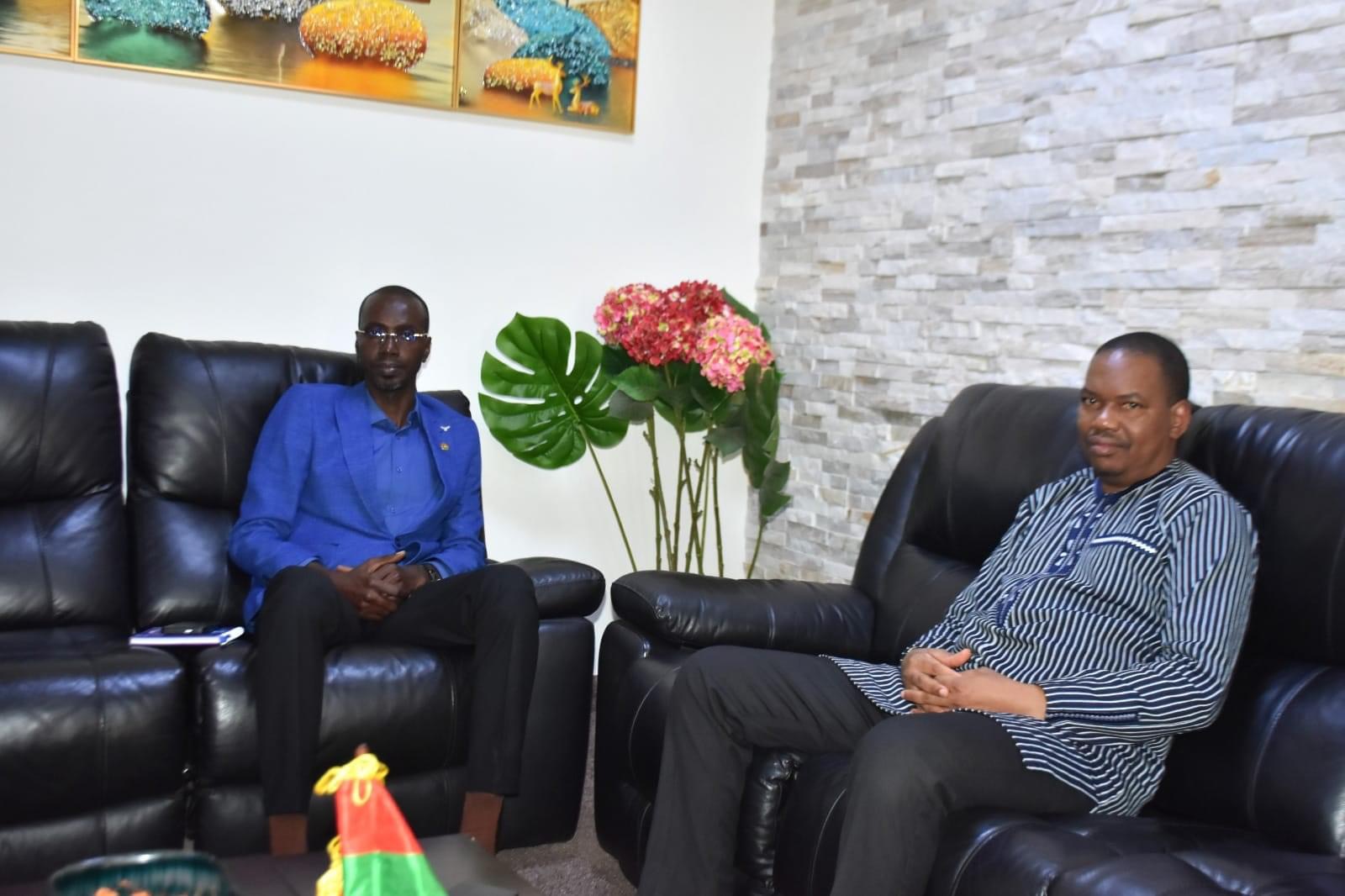 CSC : le président rend une visite de courtoisie au ministre en charge ...